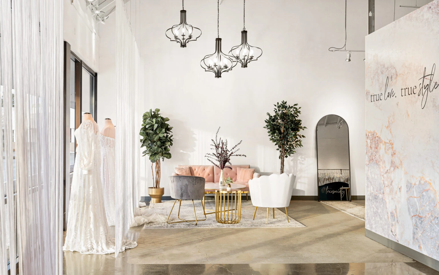 Charm and Comfort: Rustic Wedding Dresses for Your Country-Inspired ...